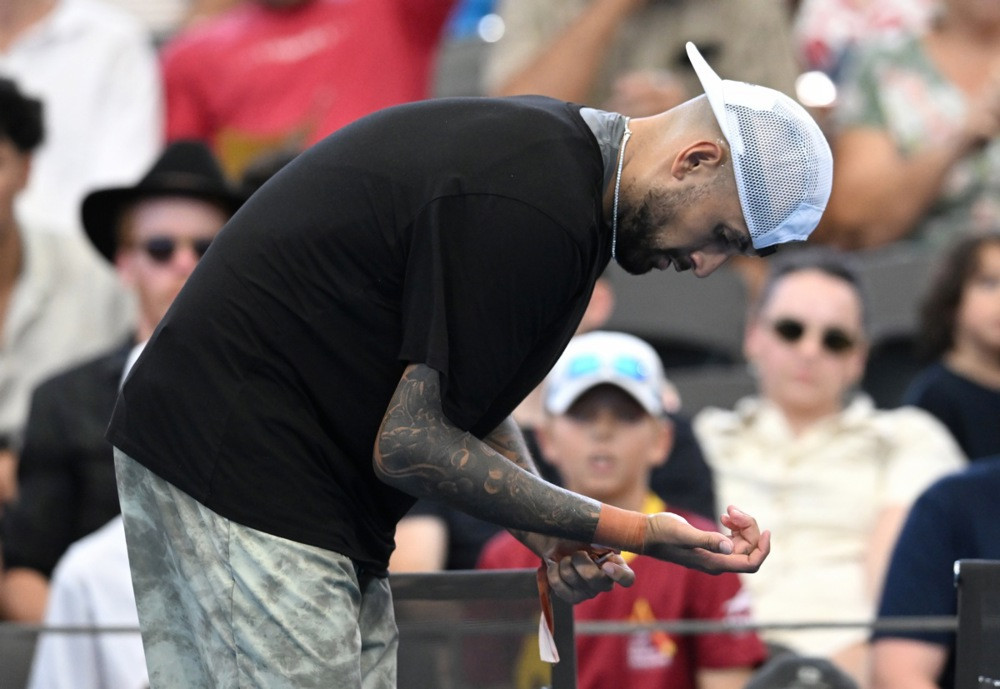 Nick Kyrgios poražen u Brisbaneu: Australijski maverick suočen s ...