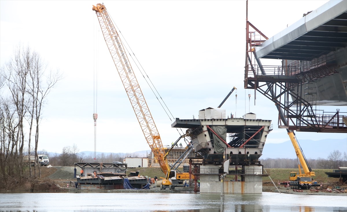 Spajanje mosta preko rijeke Save do juna ove godine