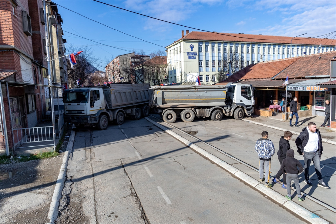 KFOR poziva Srbe da ubrzaju uklanjanje barikada na sjeveru Kosova