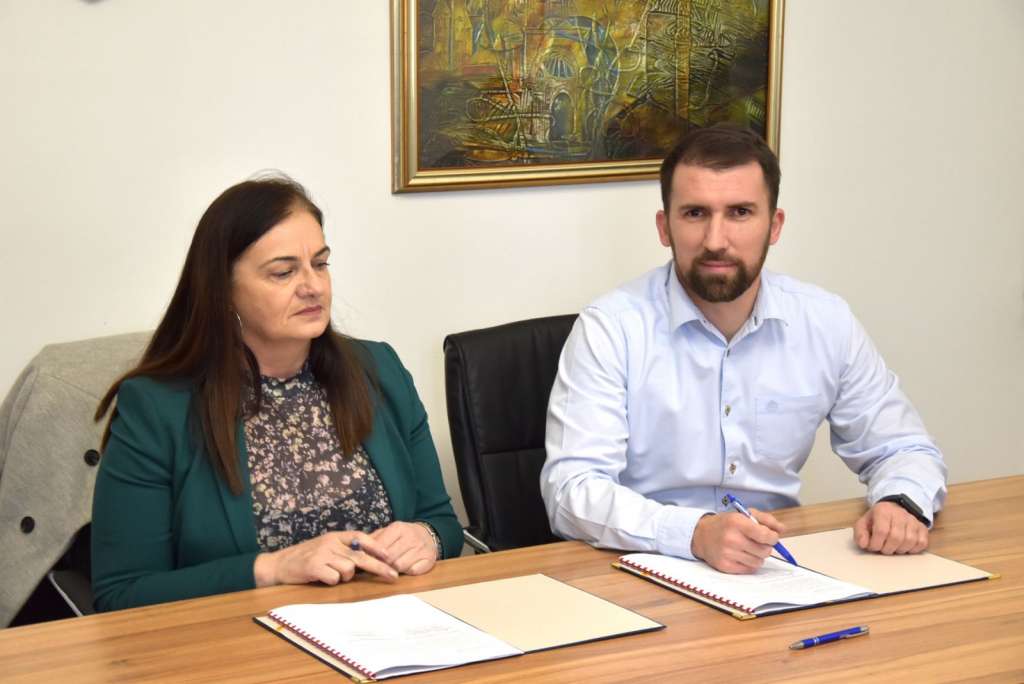 Ministar Delić potpisao ugovor o koncesiji s direktoricom 'PD „Butmir'