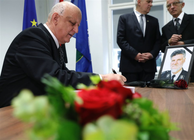 Ljubo Ćesić Rojs izbačen iz Generalskog zbora